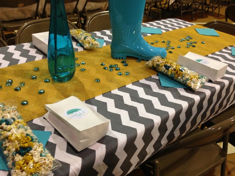 Burlap Table Runner - 23 inspiring ideas to enhance your home decor ...