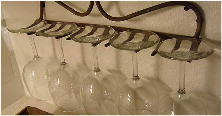 Amazing decoration ideas from an old rake | My desired home