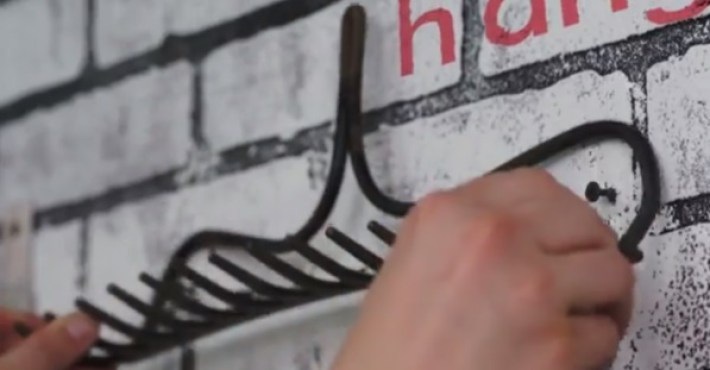 Amazing decoration ideas from an old rake | My desired home