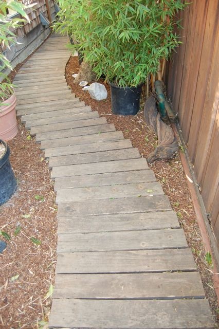 Beautiful ideas of garden paths with wood | My desired home
