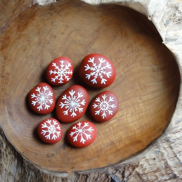 Christmas painting on stones and pebbles: 125 ideas for creativity with ...