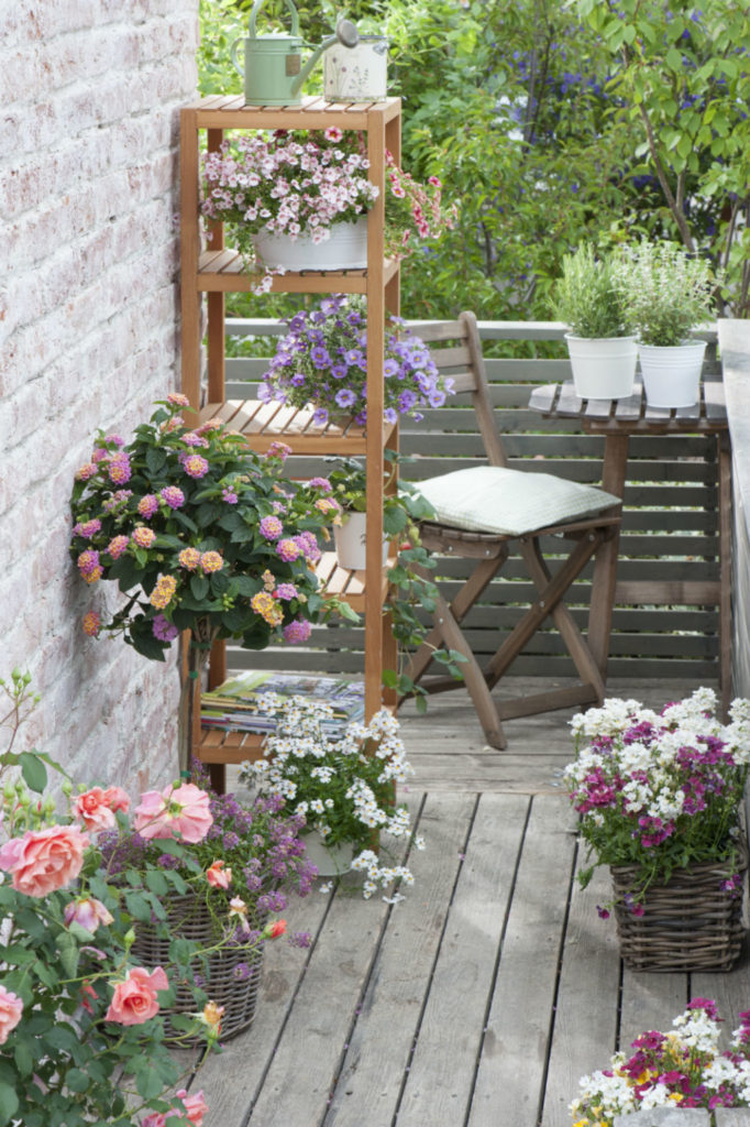 40 Small balcony ideas for Spring: How to make it look beautiful | My ...