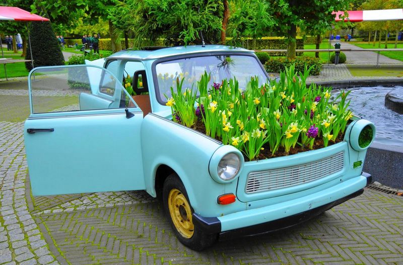 Spectacular DIY car flower bed ideas | My desired home