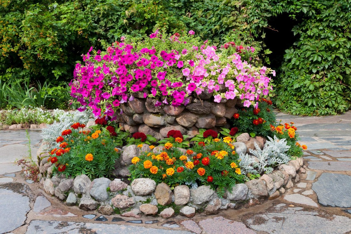 Wonderful DIY flower bed design ideas for a fantastic atmosphere in ...