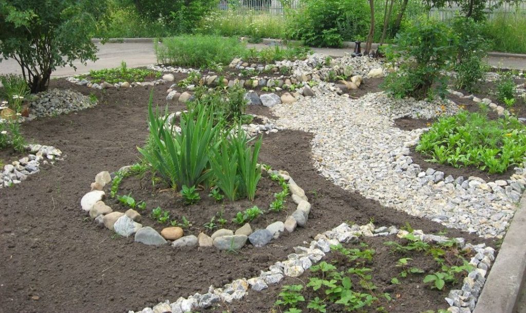 50 DIY Stone flower beds and rock gardens that will boost your garden ...