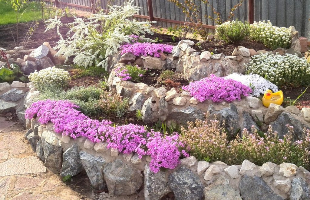 50 DIY Stone flower beds and rock gardens that will boost your garden ...