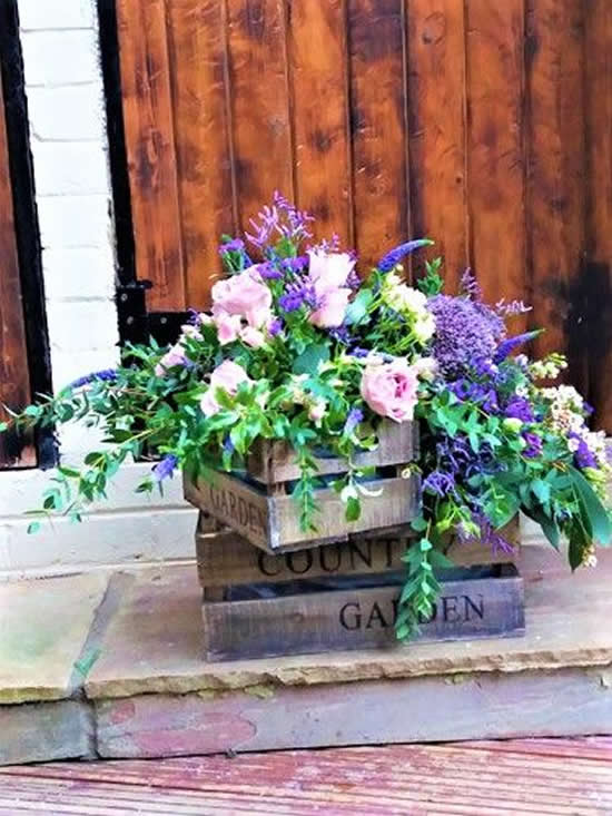 DIY garden decoration with wooden crates | My desired home