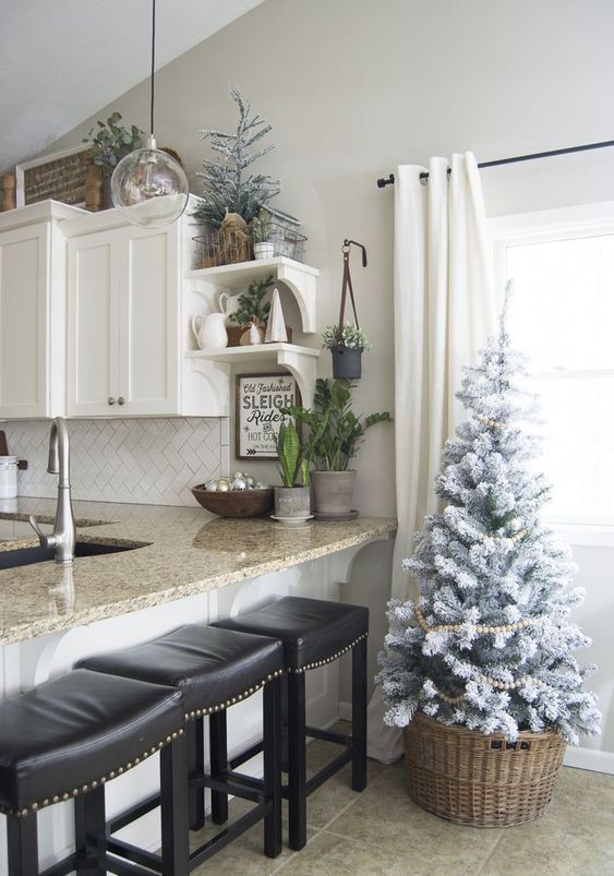 50 Warm Christmas Kitchen Decorating Ideas | My desired home