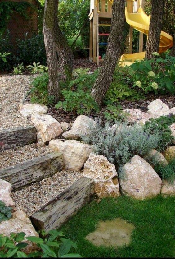 25 Great Ideas With Tree Trunks That Will Originaly Upgrade Your Garden ...