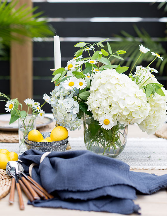 How to make an elegant and romantic floral table decoration with ...