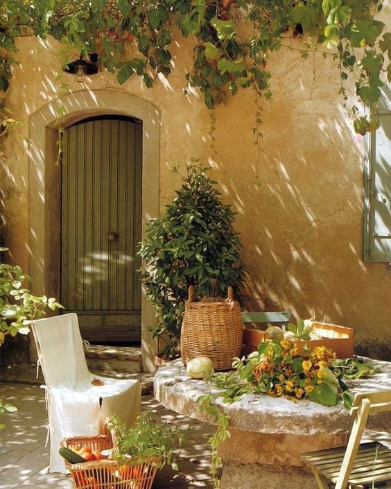 Garden in the style of Provence at the cottage - the art of landscape ...