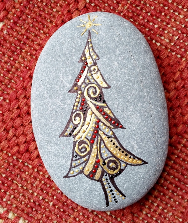 Stone painting for Christmas - artistic DIY ideas and tips for a ...