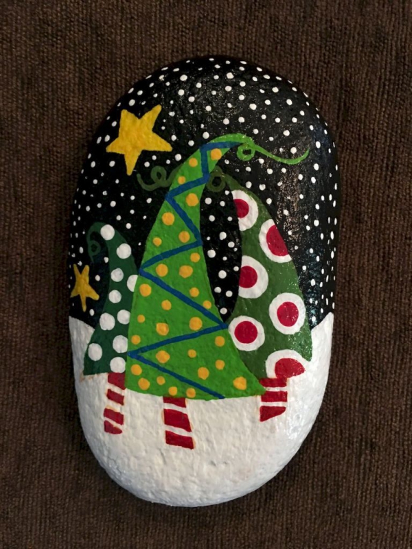 Stone painting for Christmas - artistic DIY ideas and tips for a ...