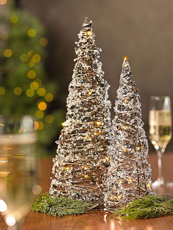 DIY Christmas trees made of threads or string - a beautiful decoration ...