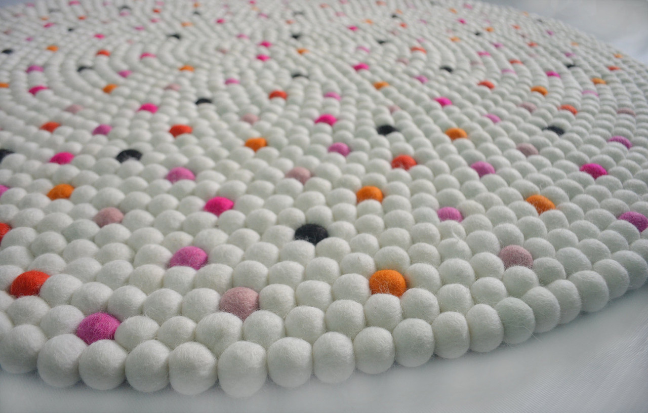 Unusual and impressive DIY wool ball rugs | My desired home