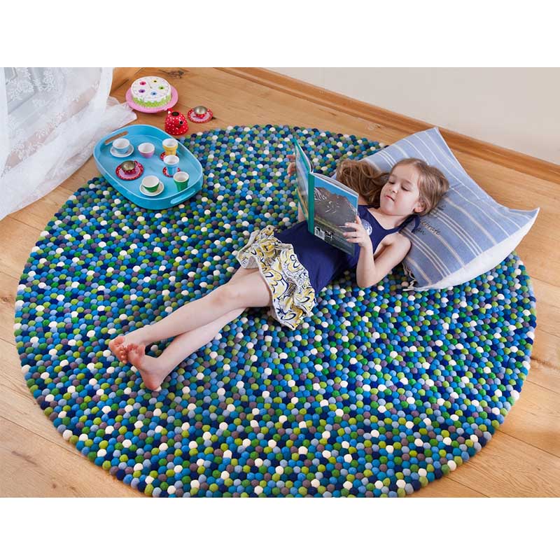 Unusual and impressive DIY wool ball rugs | My desired home