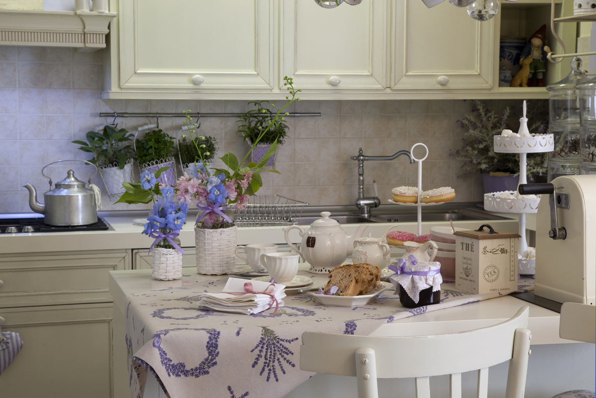 kitchen decor with the taste of Provence: inspired ideas that will ...