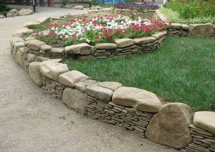 40 Amazing landscaping and DIY garden decorations with natural stones ...