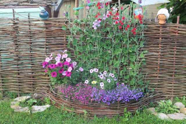 44 Beautiful DIY Woven Wattle inspirations for garden decorations ...