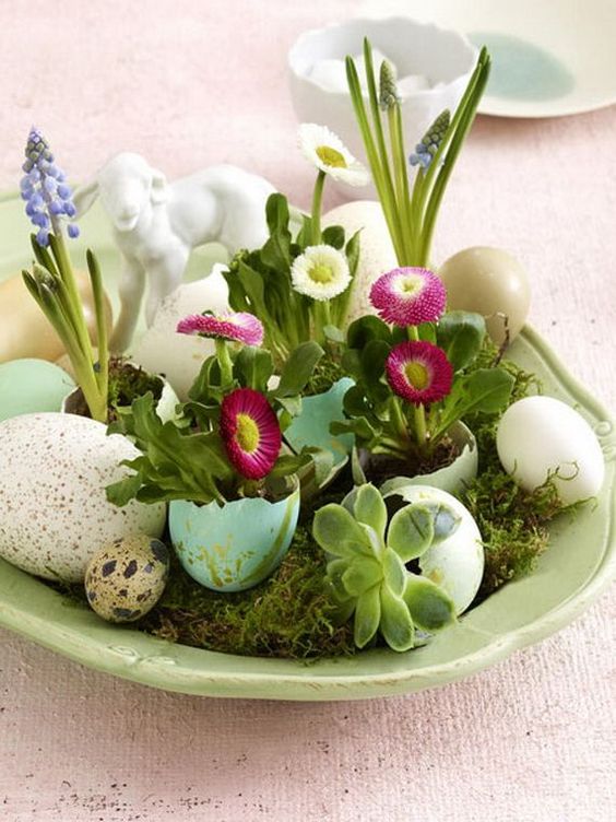 20 Great ideas on how to use an ordinary tray to create central spring ...