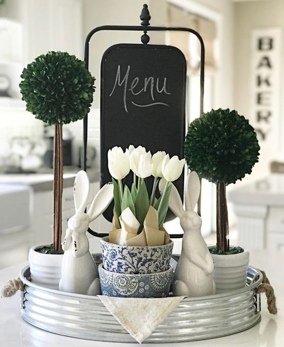 20 Great ideas on how to use an ordinary tray to create central spring ...