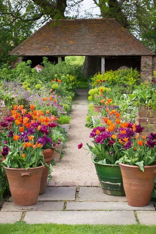 Welcome spring in the yard and garden: 50 colorful flower decorations ...