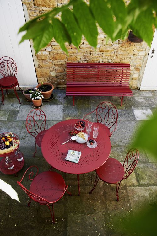 30 Amazing ideas with red ... touches in your yard, garden or balcony ...