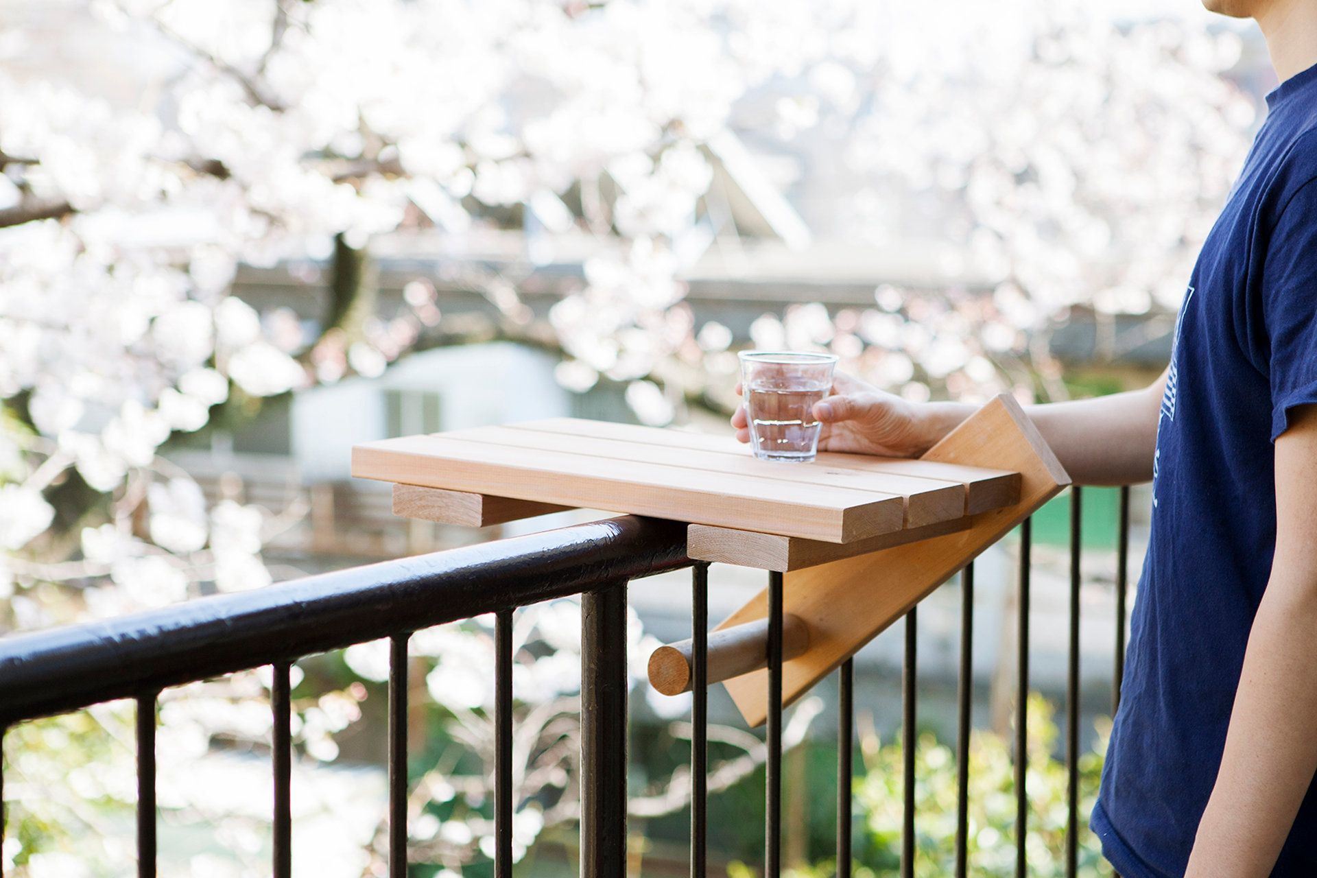 Small bar or hanging balcony tables, 22 amazing variations for tiny ...