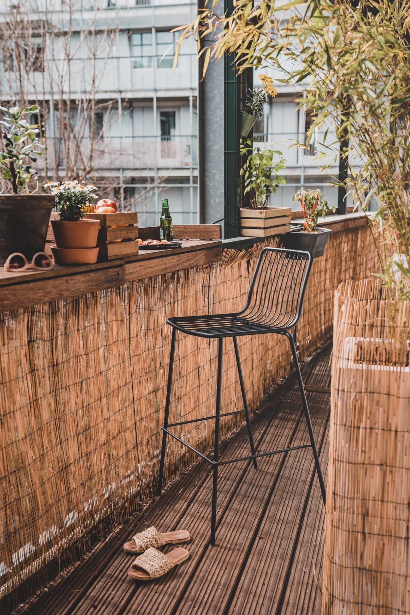 Small bar or hanging balcony tables, 22 amazing variations for tiny ...