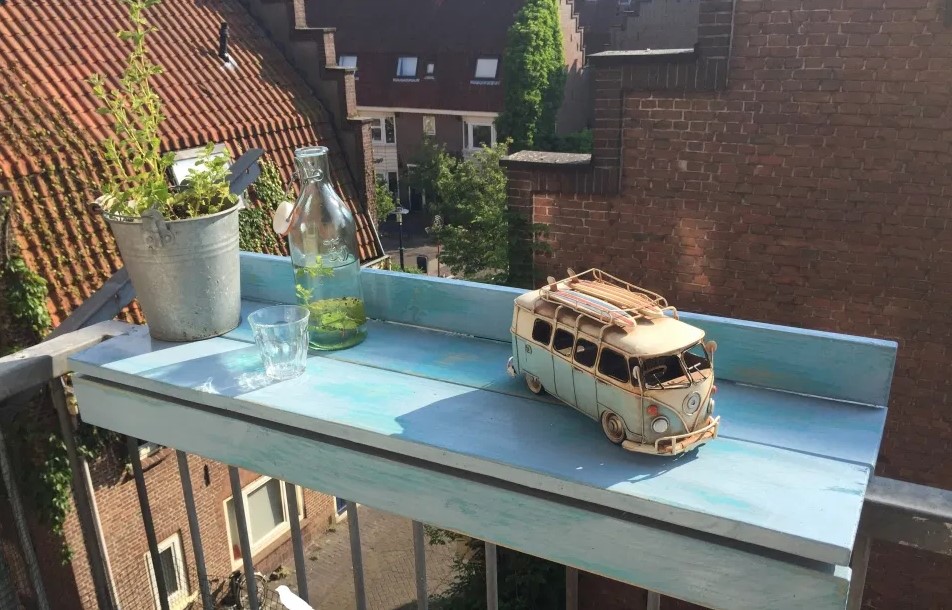 Small bar or hanging balcony tables, 22 amazing variations for tiny ...