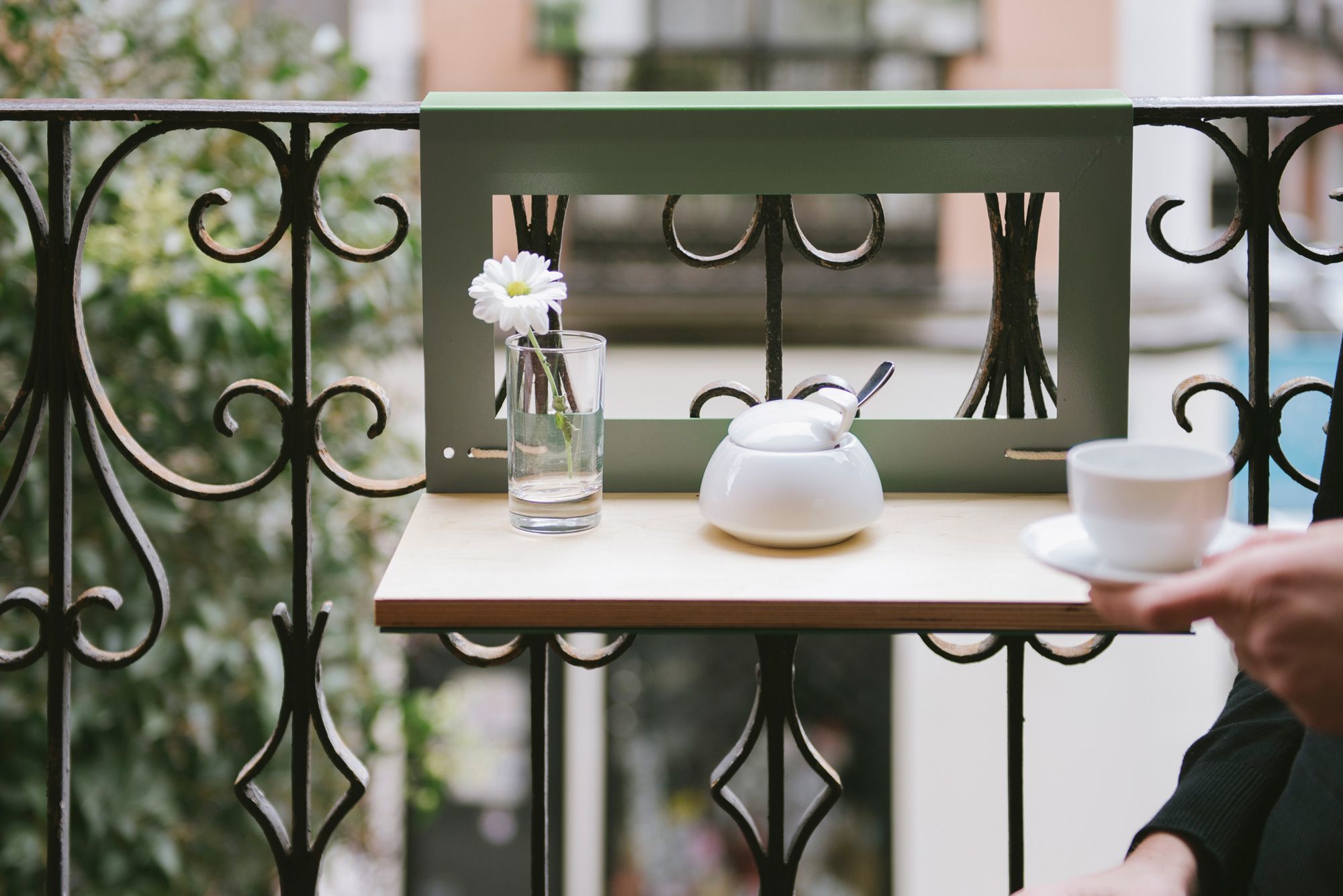 Small bar or hanging balcony tables, 22 amazing variations for tiny ...