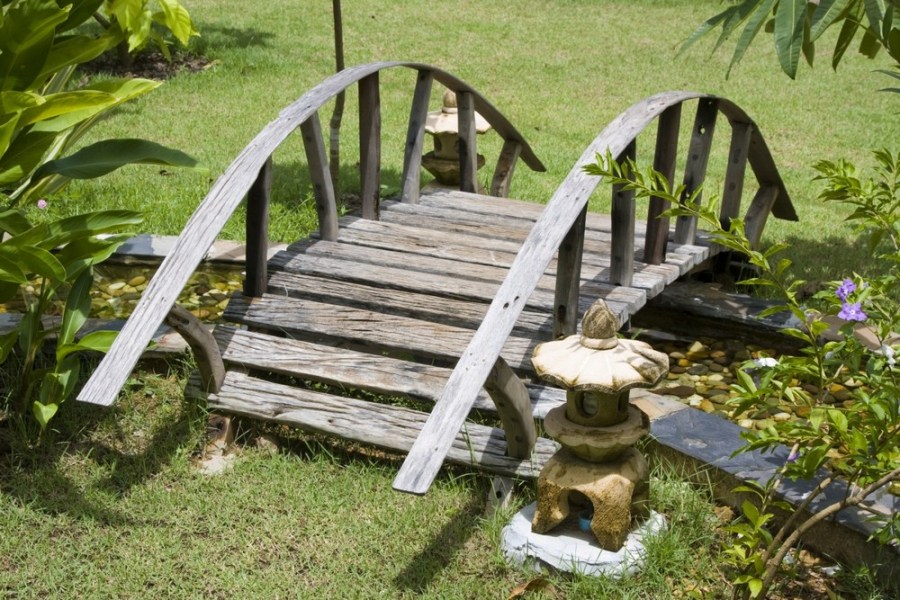 Small decorative and stylish garden bridges for summer cottages: 40 ...