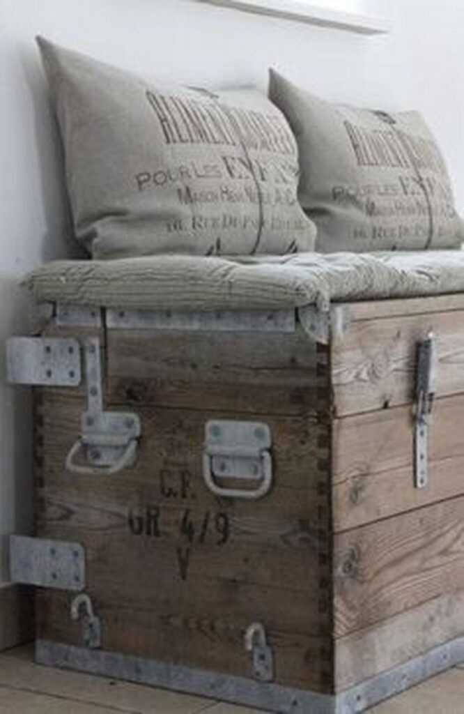 Wooden chest: 32 Awesome ideas for a dreamy decoration | My desired home