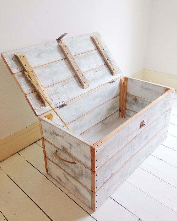 Wooden chest: 32 Awesome ideas for a dreamy decoration | My desired home