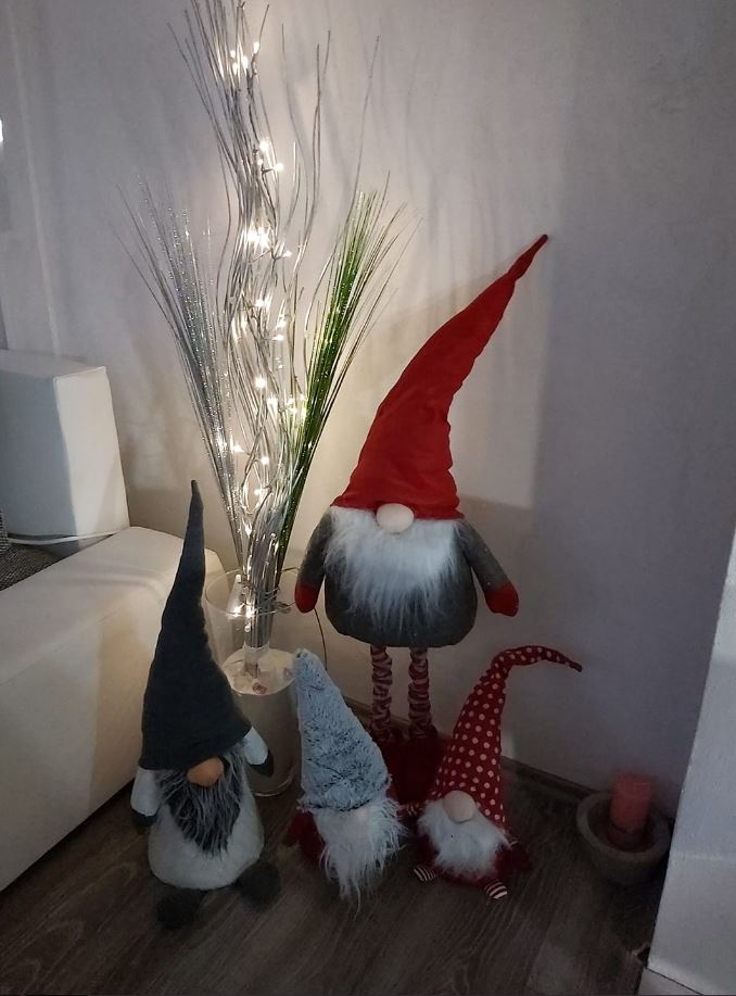 20 Beautiful Christmas decorations with string lights for inspiration ...