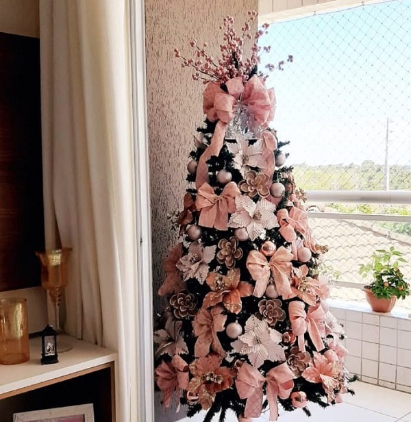 Decorating a Christmas Tree with Flowers: 40 Charming Ideas for Your ...