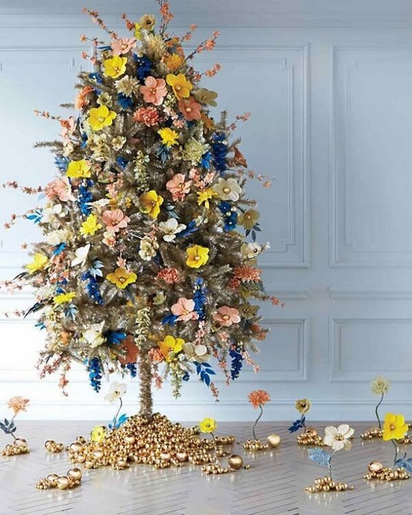 Decorating a Christmas Tree with Flowers: 40 Charming Ideas for Your ...