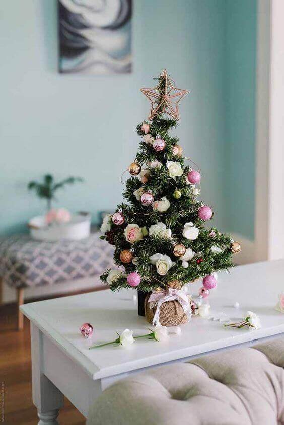 Decorating a Christmas Tree with Flowers: 40 Charming Ideas for Your ...