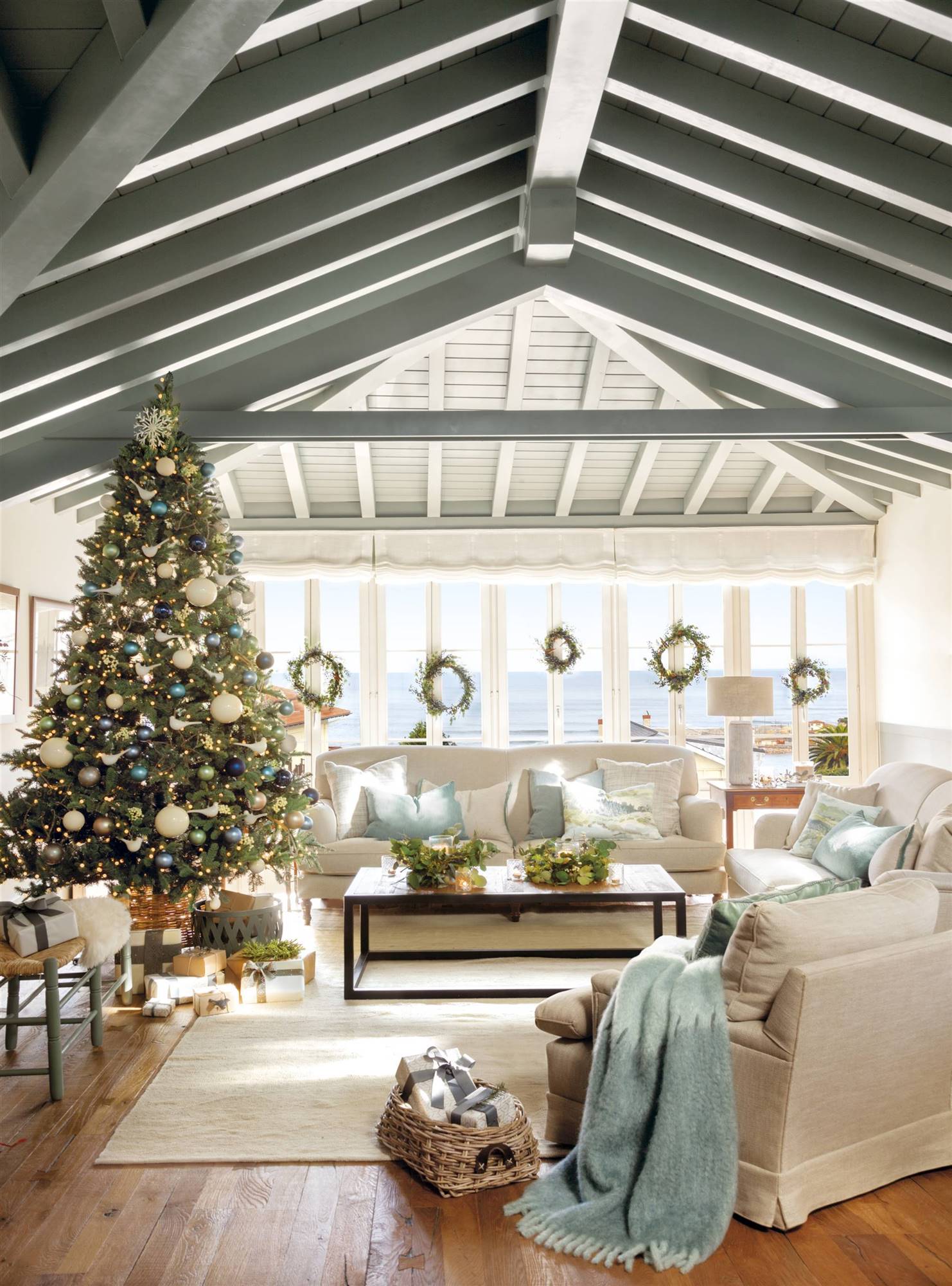 50 Houses decorated for Christmas full of festive magic | My desired home