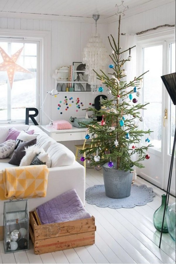 Decorate for Christmas in the style of a country house: 34 ideas for ...