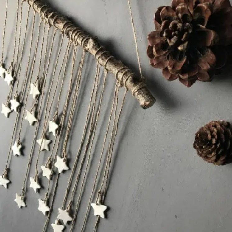 23 Beautiful hanging Christmas decorations with branches and ornaments ...