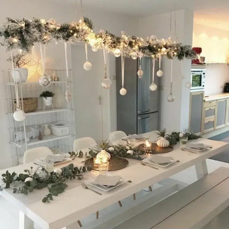 23 Beautiful hanging Christmas decorations with branches and ornaments ...