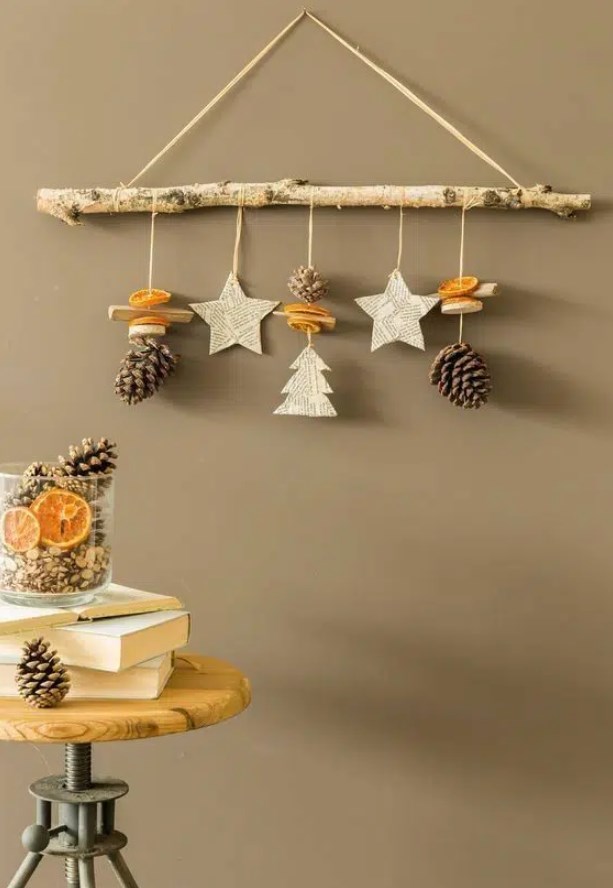 23 Beautiful hanging Christmas decorations with branches and ornaments ...