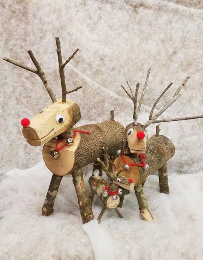 Decorate Your Home For Christmas With A Wooden DIY Reindeer: 20 Great ...