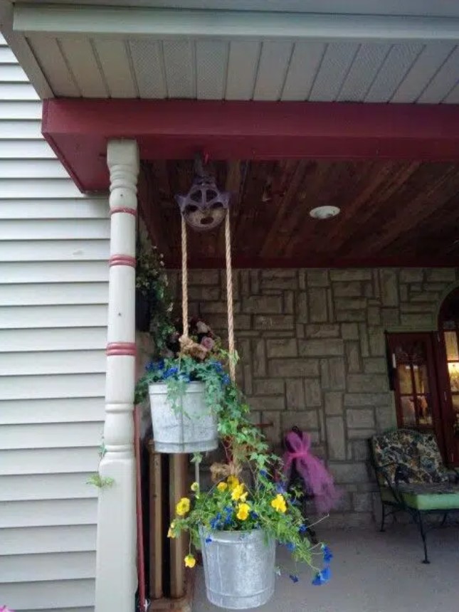 20 Original flower pot ideas based on an ordinary pulley that will ...