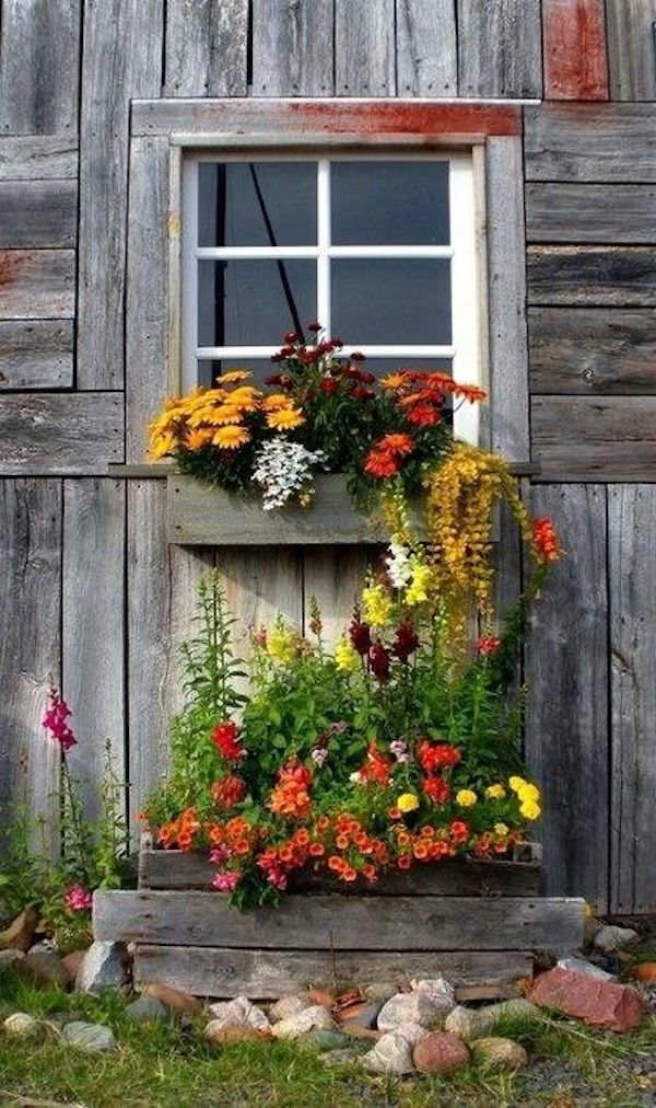 52 Beautiful ideas with dreamy flowers placed all over the house: doors ...