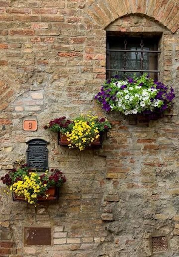 52 Beautiful ideas with dreamy flowers placed all over the house: doors ...