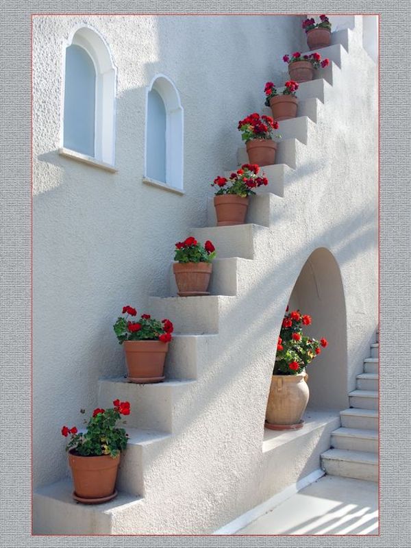 52 Beautiful ideas with dreamy flowers placed all over the house: doors ...