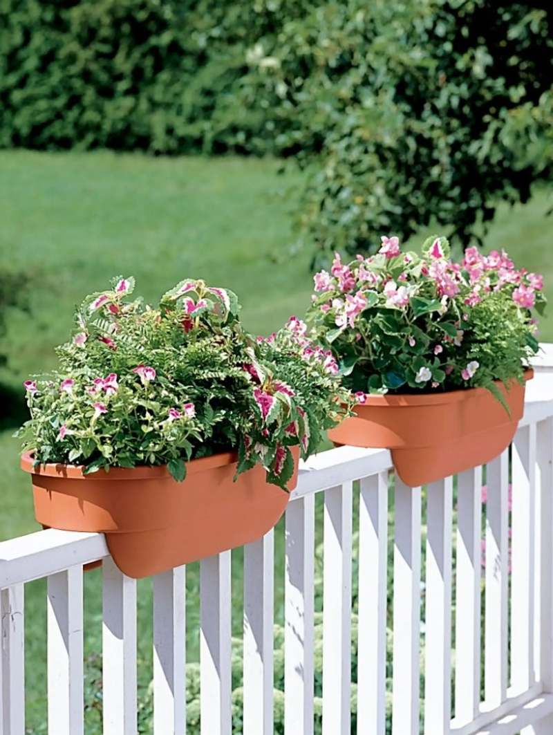 Beautify your balcony with potted flowers on the railings - 32 original ...