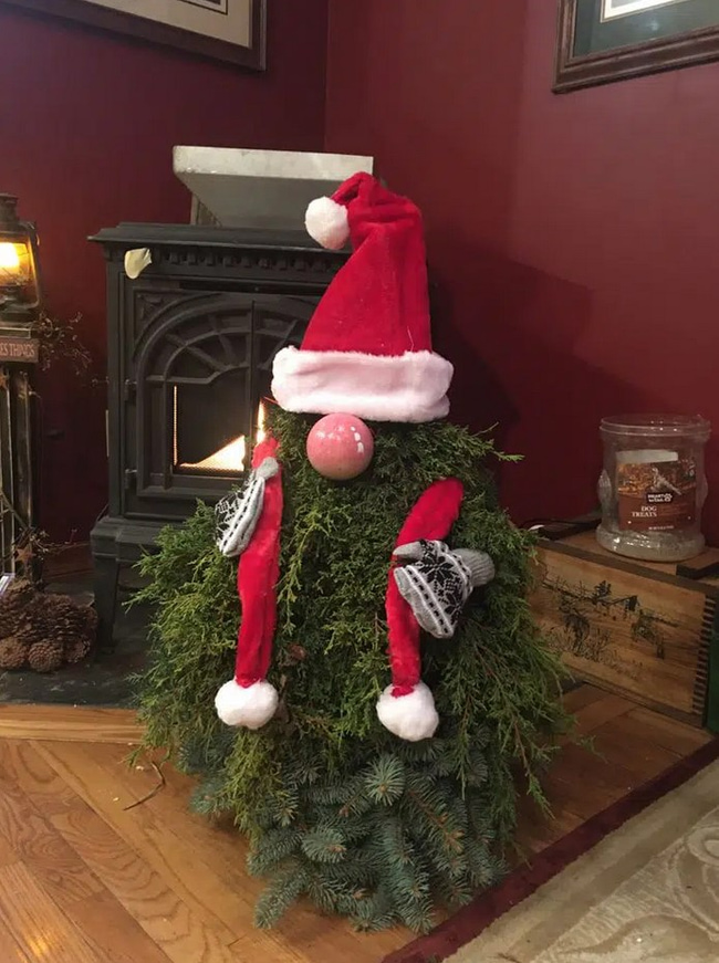 Create an outdoor Christmas gnome from pine needles and natural ...